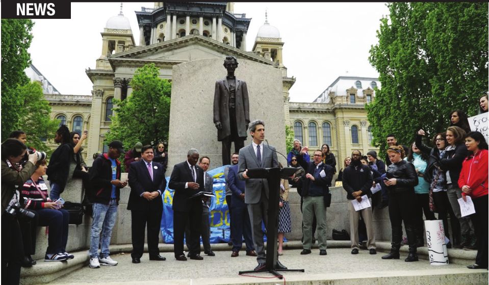 Higher ed rally blames Rauner - IllinoisTimes